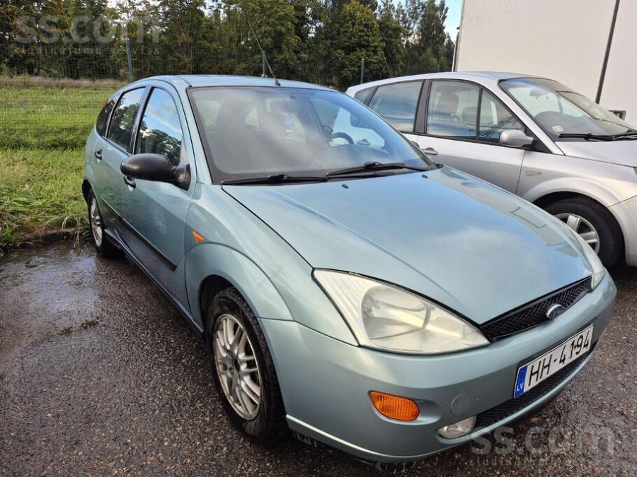 Green Ford Focus 1998 in Riga, with an engine capacity of 1.40 L and mileage of 252 thousand km for 700 €, photo 3 on AUTOMOTO.COM.LV
