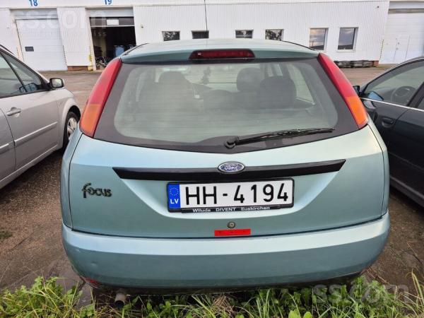 Green Ford Focus 1998 in Riga, with an engine capacity of 1.40 L and mileage of 252 thousand km for 700 €, photo 4 on AUTOMOTO.COM.LV