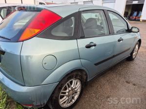 Green Ford Focus 1998 in Riga, with an engine capacity of 1.40 L and mileage of 252 thousand km for 700 €, photo 6 on AUTOMOTO.COM.LV