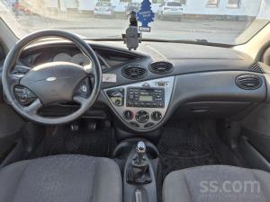 Green Ford Focus 1998 in Riga, with an engine capacity of 1.40 L and mileage of 252 thousand km for 700 €, photo 9 on AUTOMOTO.COM.LV