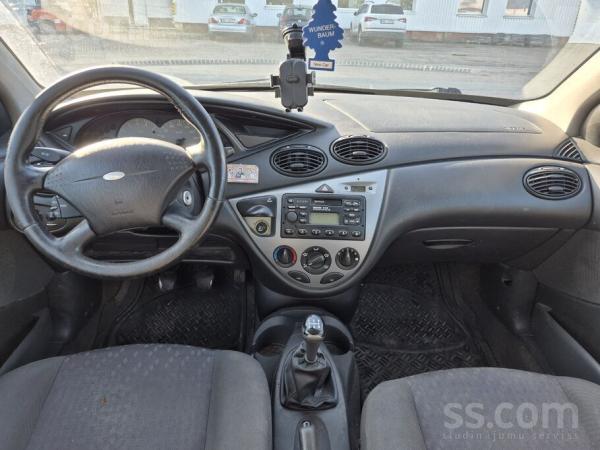 Green Ford Focus 1998 in Riga, with an engine capacity of 1.40 L and mileage of 252 thousand km for 700 €, photo 9 on AUTOMOTO.COM.LV