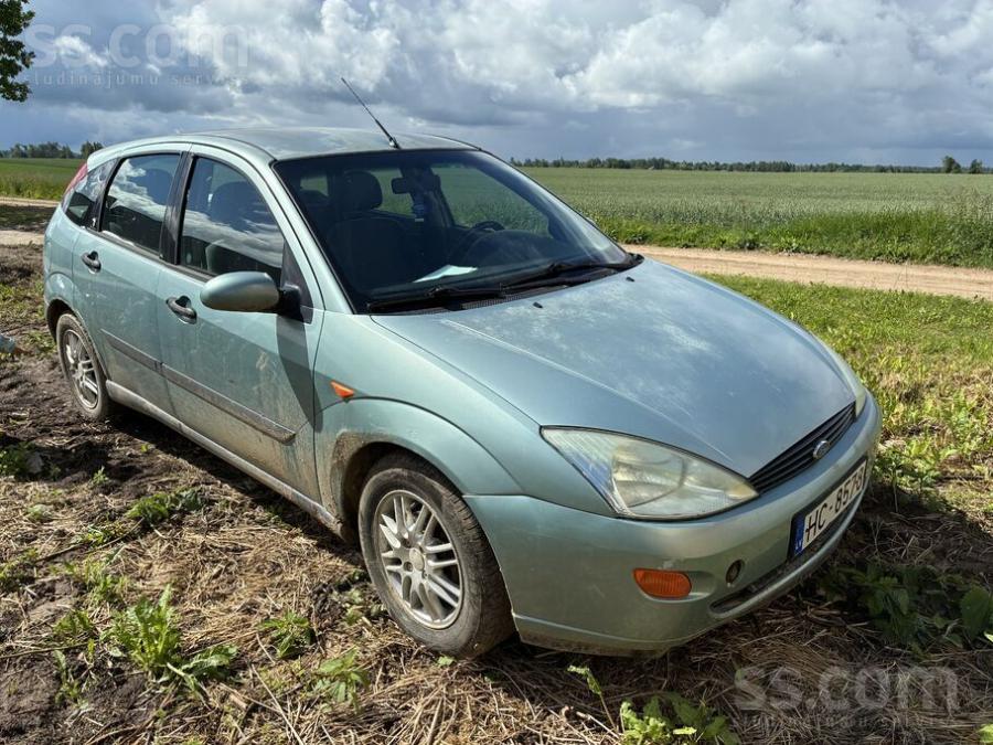 Zaļš Ford Focus 1998 Dobele, ar dzinēja tilpumu 1.60 L un nobraukumu 200 tūkst. km par 450 €, foto 4 vietnē AUTOMOTO.COM.LV