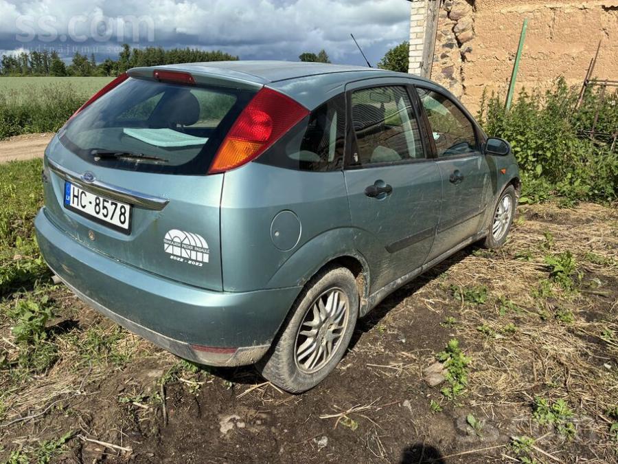 Zaļš Ford Focus 1998 Dobele, ar dzinēja tilpumu 1.60 L un nobraukumu 200 tūkst. km par 450 €, foto 5 vietnē AUTOMOTO.COM.LV