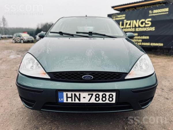 Green Ford Focus 2002 in Cesis, with an engine capacity of 1.40 L and mileage of 0 thousand km for 350 €, photo 3 on AUTOMOTO.COM.LV