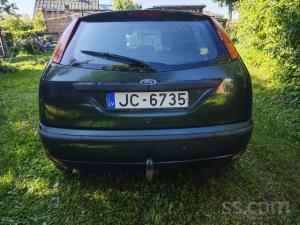 Green Ford Focus 2004 in Riga, with an engine capacity of 1.80 L and mileage of 291 thousand km for 800 €, photo 3 on AUTOMOTO.COM.LV