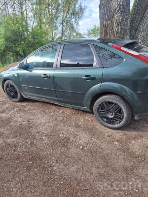Zaļš Ford Focus 2005 Cēsis, ar dzinēja tilpumu 1.60 L un nobraukumu 285 tūkst. km par 1750 €, foto 2 vietnē AUTOMOTO.COM.LV