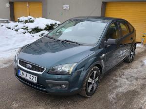 Green Ford Focus 2005 in Vilnius, with an engine capacity of 2.00 L and mileage of 262 thousand km for 950 €, photo 2 on AUTOMOTO.COM.LV