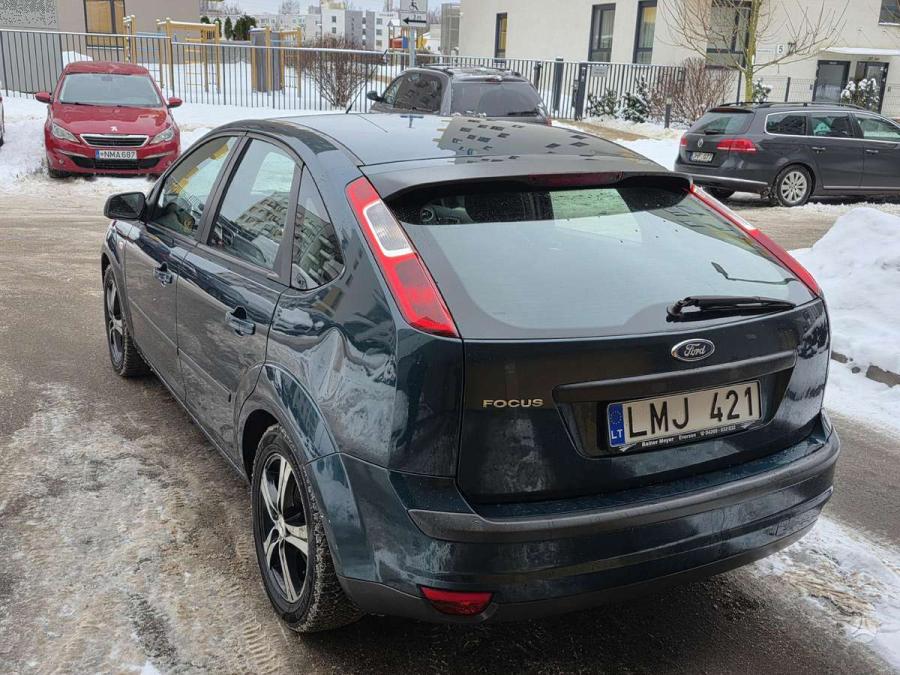 Green Ford Focus 2005 in Vilnius, with an engine capacity of 2.00 L and mileage of 262 thousand km for 950 €, photo 3 on AUTOMOTO.COM.LV