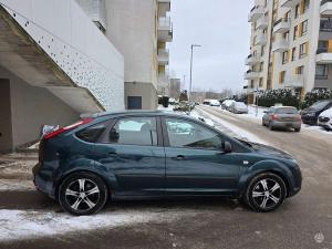 Green Ford Focus 2005 in Vilnius, with an engine capacity of 2.00 L and mileage of 262 thousand km for 950 €, photo 6 on AUTOMOTO.COM.LV