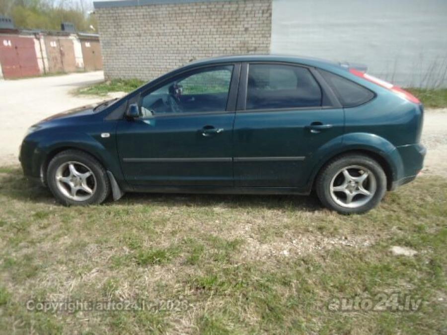 Green Ford Focus 2006 in Narva, with an engine capacity of 1.40 L and mileage of 209 thousand km for 1099 €, photo 9 on AUTOMOTO.COM.LV