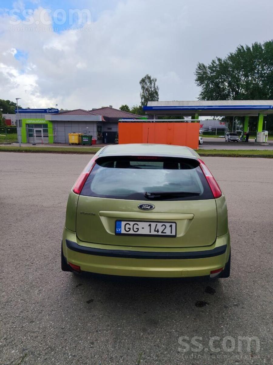 Green Ford Focus 2006 in Riga, with an engine capacity of 1.60 L and mileage of 256 thousand km for 1850 €, photo 6 on AUTOMOTO.COM.LV