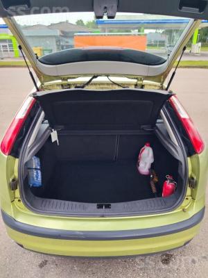 Green Ford Focus 2006 in Riga, with an engine capacity of 1.60 L and mileage of 256 thousand km for 1850 €, photo 10 on AUTOMOTO.COM.LV