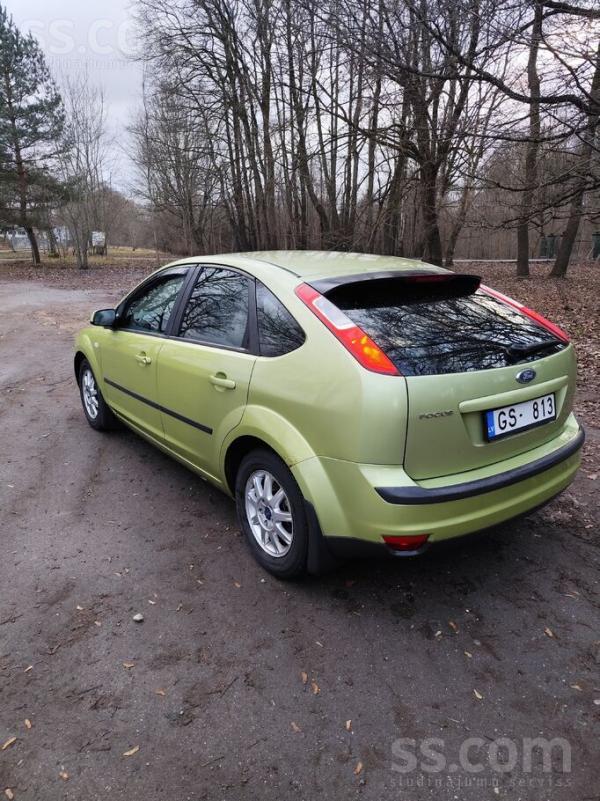 Green Ford Focus 2007 in Riga, with an engine capacity of 1.60 L and mileage of 226 thousand km for 1500 €, photo 1 on AUTOMOTO.COM.LV