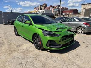 Zaļš Ford Focus 2024 Kauņa, ar dzinēja tilpumu 2.26 L un nobraukumu 23 tūkst. km par 14900 €, foto  vietnē AUTOMOTO.COM.LV