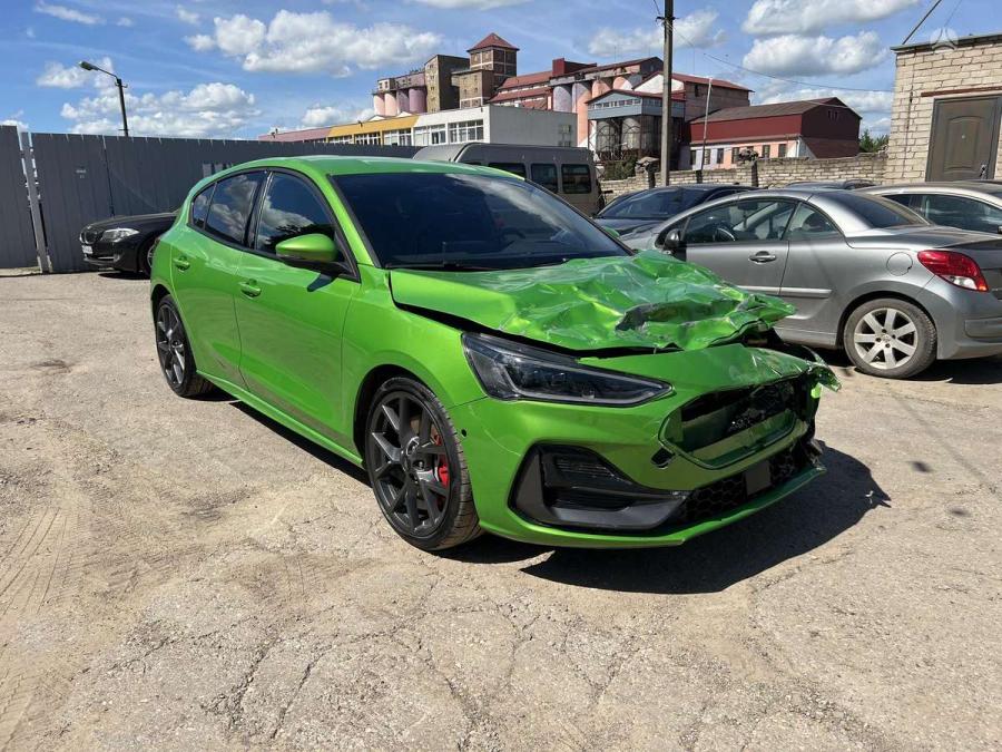 Zaļš Ford Focus 2024 Kauņa, ar dzinēja tilpumu 2.26 L un nobraukumu 23 tūkst. km par 14900 €, foto 1 vietnē AUTOMOTO.COM.LV