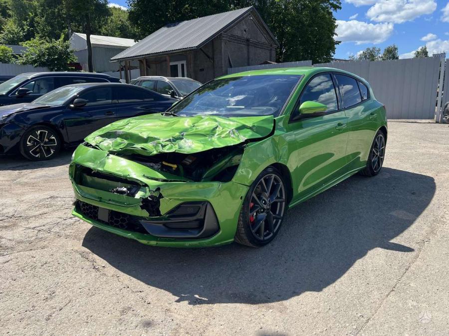 Zaļš Ford Focus 2024 Kauņa, ar dzinēja tilpumu 2.26 L un nobraukumu 23 tūkst. km par 14900 €, foto 3 vietnē AUTOMOTO.COM.LV
