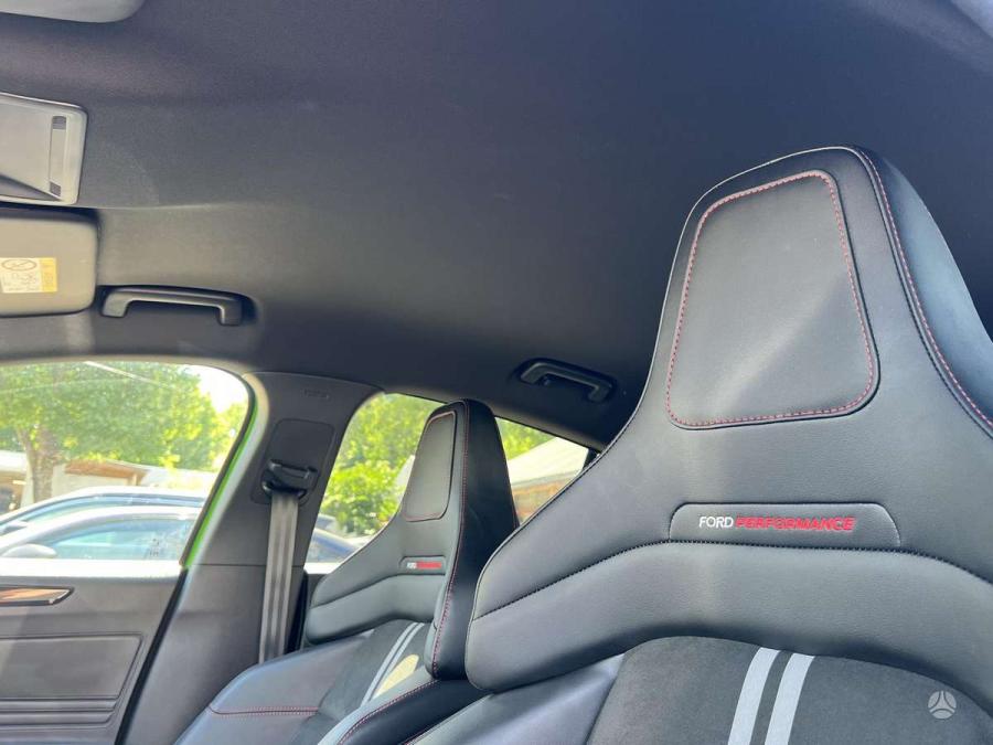 Zaļš Ford Focus 2024 Kauņa, ar dzinēja tilpumu 2.26 L un nobraukumu 23 tūkst. km par 14900 €, foto 16 vietnē AUTOMOTO.COM.LV