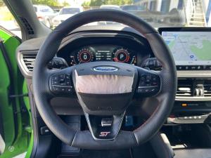 Zaļš Ford Focus 2024 Kauņa, ar dzinēja tilpumu 2.26 L un nobraukumu 23 tūkst. km par 14900 €, foto 30 vietnē AUTOMOTO.COM.LV