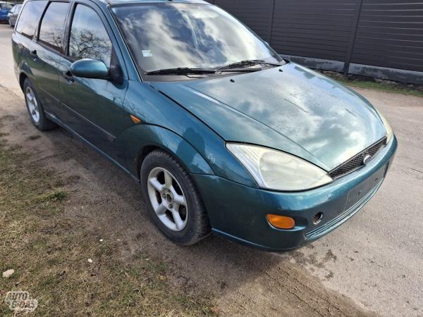 Green Ford Focus 2000 in Mazeikiai, with an engine capacity of 1.80 L and mileage of 300 thousand km for 320 €, photo 2 on AUTOMOTO.COM.LV