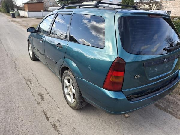 Green Ford Focus 2000 in Mazeikiai, with an engine capacity of 1.80 L and mileage of 300 thousand km for 320 €, photo 4 on AUTOMOTO.COM.LV