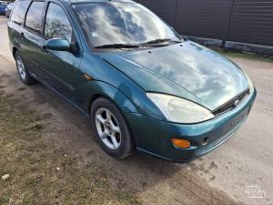 Zaļš Ford Focus 2000 Mažeikiai, ar dzinēja tilpumu 1.80 L un nobraukumu 316 tūkst. km par 320 €, foto  vietnē AUTOMOTO.COM.LV