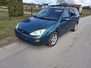 Green Ford Focus 2000 in Mazeikiai, with an engine capacity of 1.80 L and mileage of 316 thousand km for 320 €, photo 3 on AUTOMOTO.COM.LV