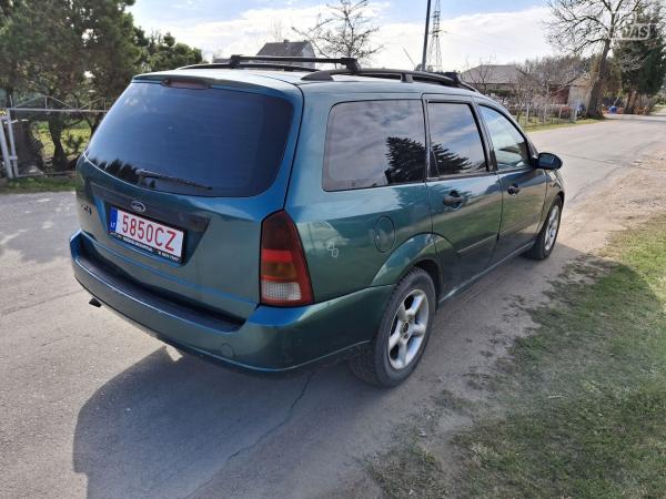 Green Ford Focus 2000 in Mazeikiai, with an engine capacity of 1.80 L and mileage of 326 thousand km for 380 €, photo 3 on AUTOMOTO.COM.LV