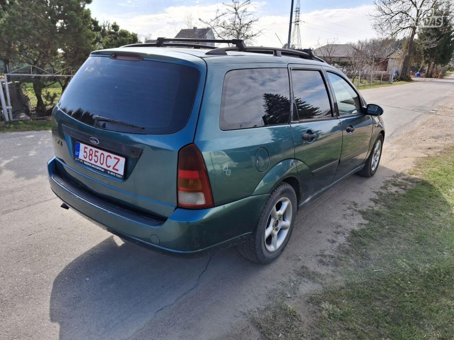 Green Ford Focus 2000 in Mazeikiai, with an engine capacity of 1.80 L and mileage of 326 thousand km for 380 €, photo 4 on AUTOMOTO.COM.LV