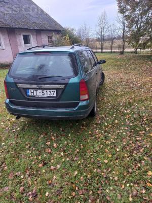 Zaļš Ford Focus 2001 Limbaži, ar dzinēja tilpumu 1.80 L un nobraukumu 290 tūkst. km par 650 €, foto 3 vietnē AUTOMOTO.COM.LV