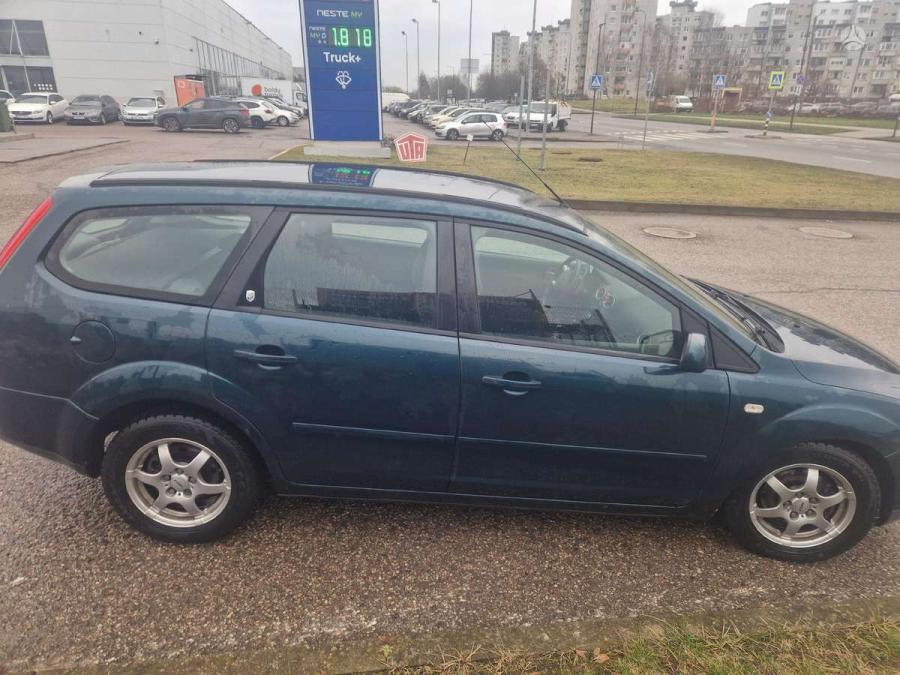 Zaļš Ford Focus 2006 Kauņa, ar dzinēja tilpumu 1.60 L un nobraukumu 160 tūkst. km par 999 €, foto 4 vietnē AUTOMOTO.COM.LV