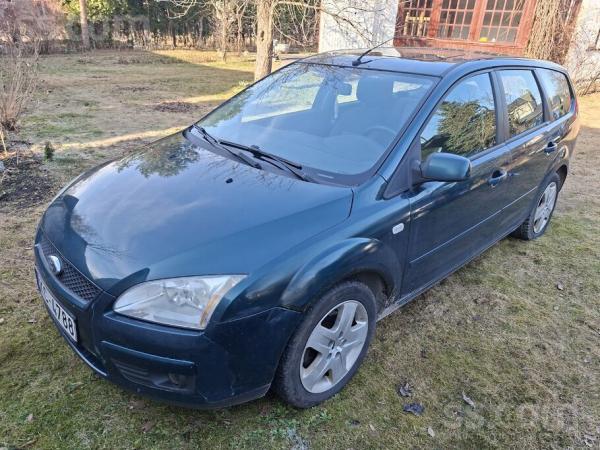 Green Ford Focus 2007 in Ogre, with an engine capacity of 1.60 L and mileage of 300 thousand km for 800 €, photo 4 on AUTOMOTO.COM.LV