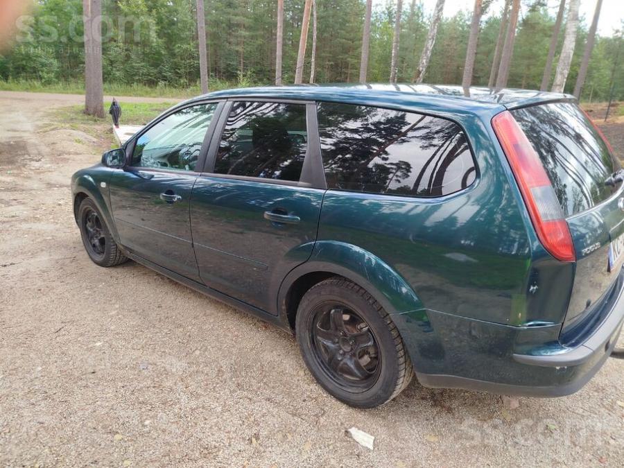 Green Ford Focus 2007 in Riga, with an engine capacity of 1.60 L and mileage of 305 thousand km for 1050 €, photo 4 on AUTOMOTO.COM.LV