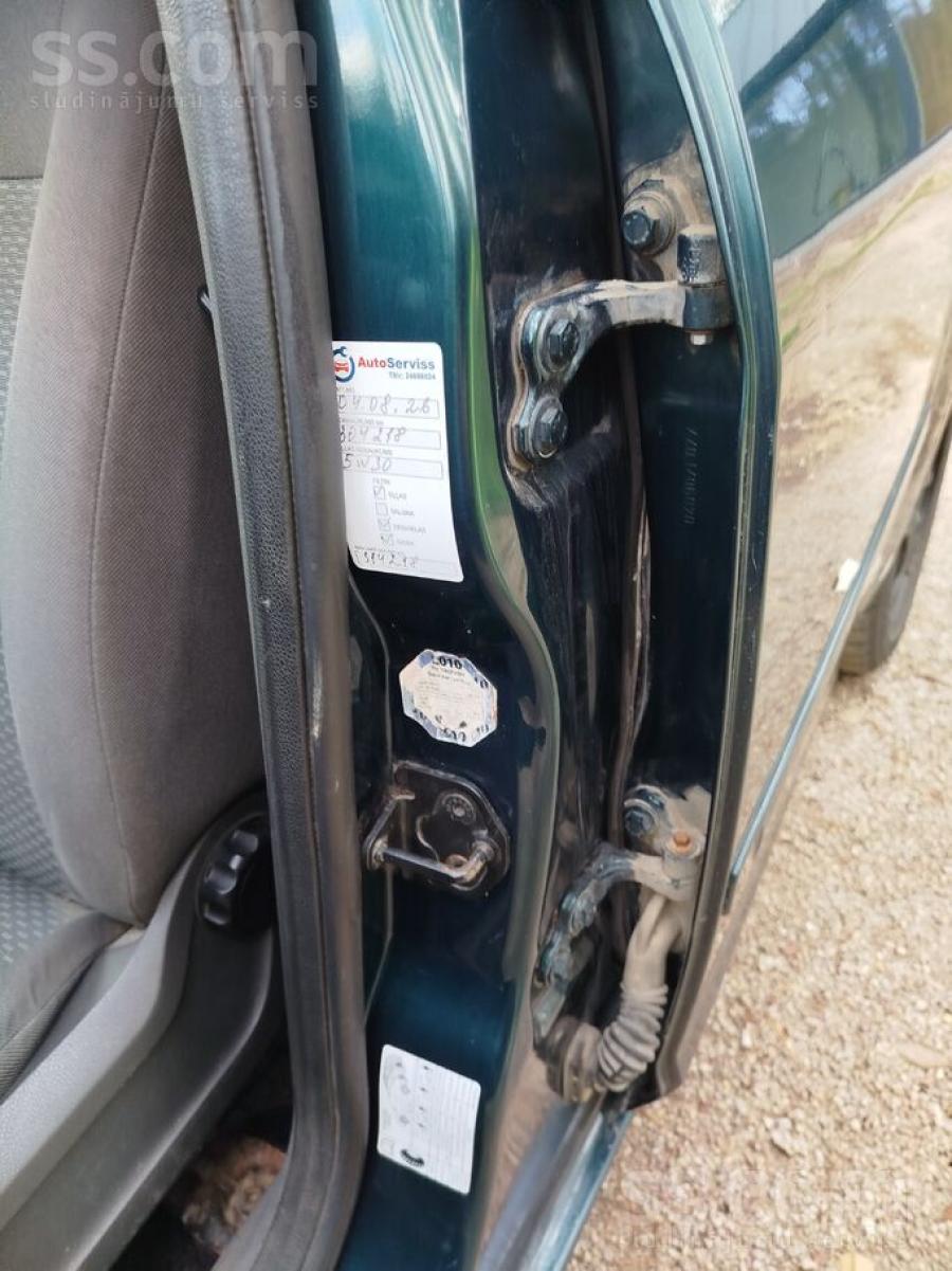 Green Ford Focus 2007 in Riga, with an engine capacity of 1.60 L and mileage of 305 thousand km for 1050 €, photo 6 on AUTOMOTO.COM.LV
