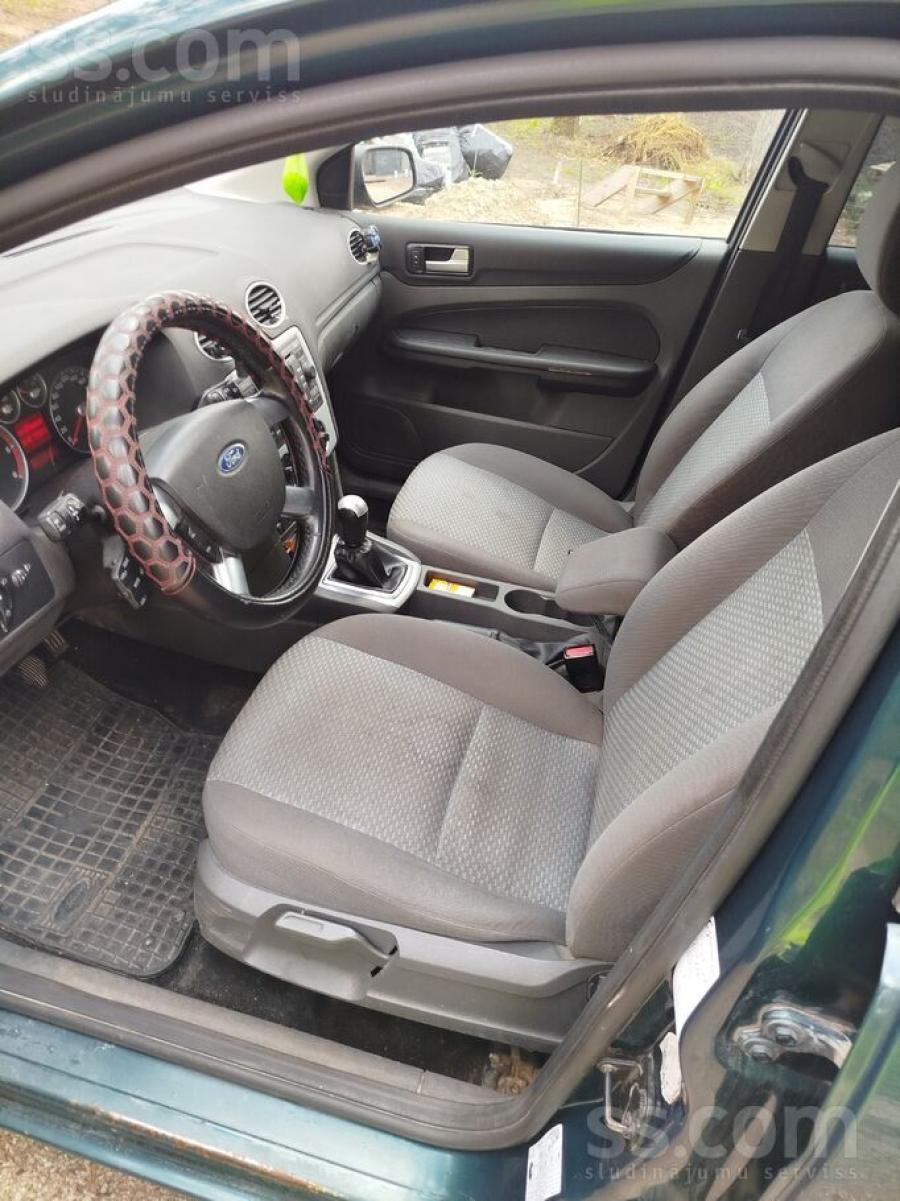 Green Ford Focus 2007 in Riga, with an engine capacity of 1.60 L and mileage of 305 thousand km for 1050 €, photo 8 on AUTOMOTO.COM.LV