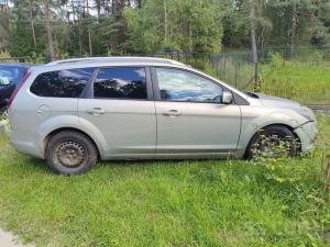 Zaļš Ford Focus 2010 Rīga, ar dzinēja tilpumu 1.60 L un nobraukumu 255 tūkst. km par 400 €, foto 4 vietnē AUTOMOTO.COM.LV
