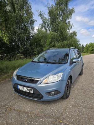 Green Ford Focus 2010 in Naujoji Akmene, with an engine capacity of 1.56 L and mileage of 273 thousand km for 1950 €, photo 3 on AUTOMOTO.COM.LV