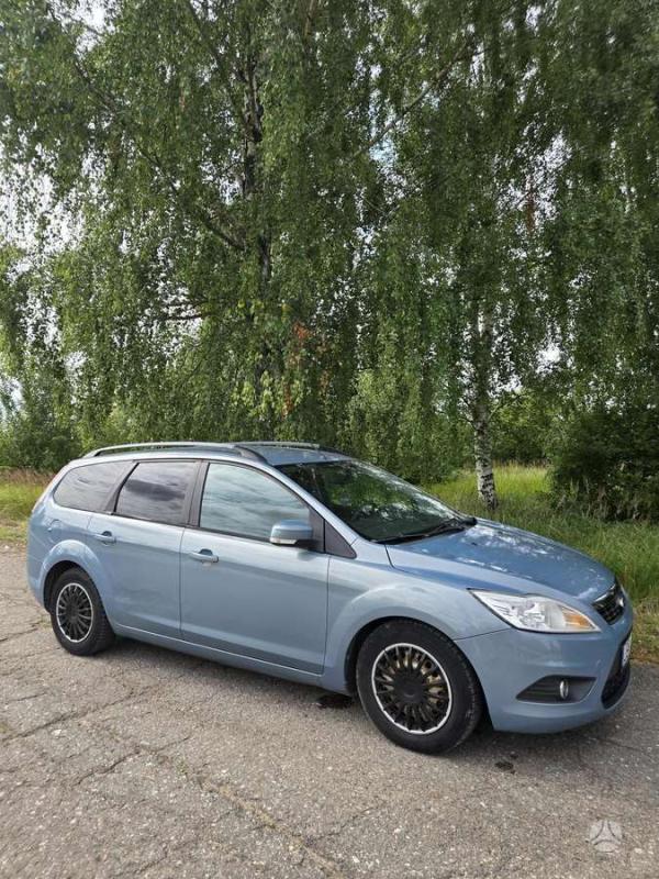Green Ford Focus 2010 in Naujoji Akmene, with an engine capacity of 1.56 L and mileage of 273 thousand km for 1950 €, photo 3 on AUTOMOTO.COM.LV