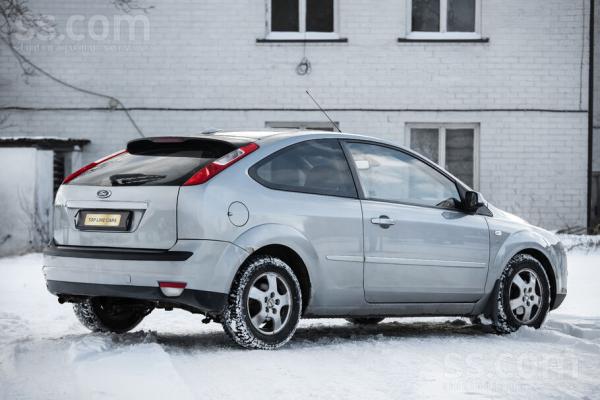 Grey Ford Focus 2005 in Tukums, with an engine capacity of 1.60 L and mileage of 0 thousand km for 1100 €, photo 3 on AUTOMOTO.COM.LV