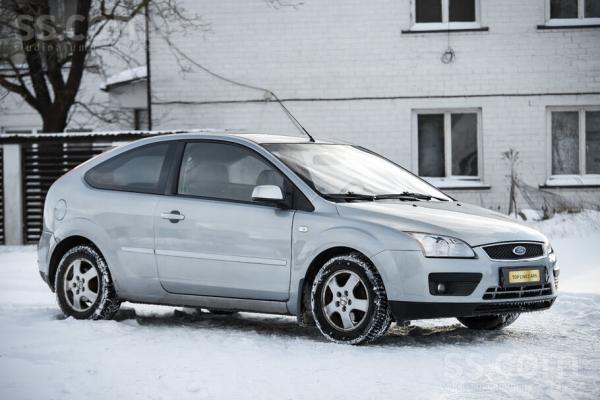 Grey Ford Focus 2005 in Tukums, with an engine capacity of 1.60 L and mileage of 0 thousand km for 1100 €, photo 8 on AUTOMOTO.COM.LV