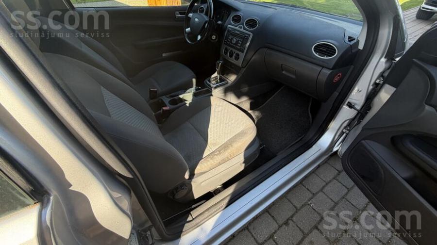 Grey Ford Focus 2006 in Limbazi, with an engine capacity of 1.60 L and mileage of 284 thousand km for 1950 €, photo 11 on AUTOMOTO.COM.LV