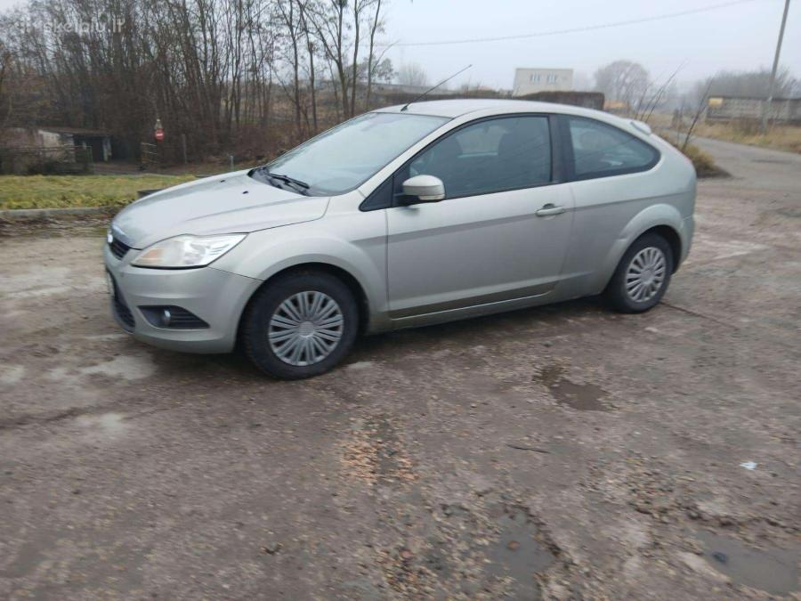 Grey Ford Focus 2009 in Kaunas, with an engine capacity of 1.60 L and mileage of 300 thousand km for 1500 €, photo 1 on AUTOMOTO.COM.LV