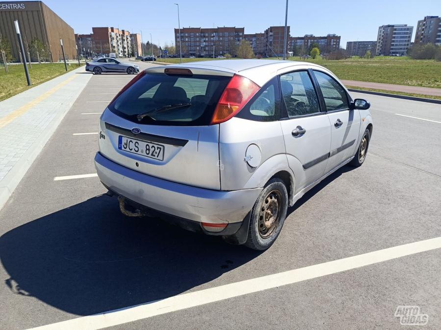 Pelēks Ford Focus 1999 Klaipėda, ar dzinēja tilpumu 1.80 L un nobraukumu 350 tūkst. km par 499 €, foto 6 vietnē AUTOMOTO.COM.LV