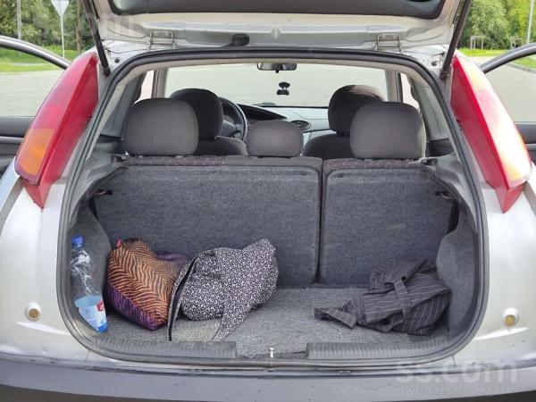 Grey Ford Focus 1999 in Riga, with an engine capacity of 1.60 L and mileage of 278 thousand km for 700 €, photo 9 on AUTOMOTO.COM.LV