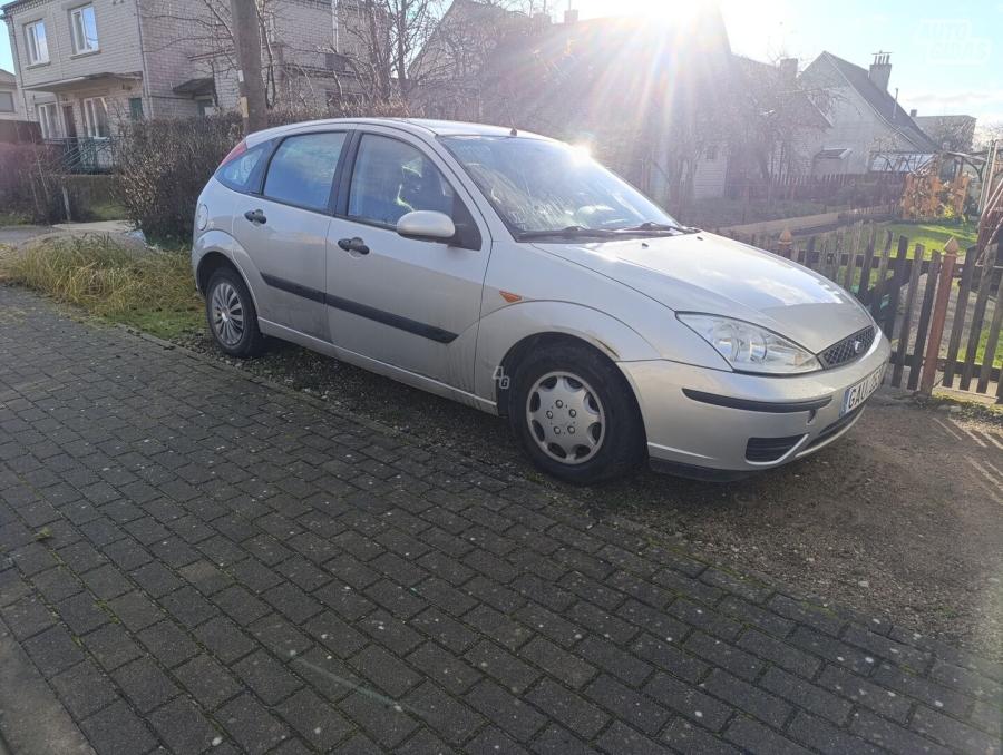 Pelēks Ford Focus 2000 Klaipėda, ar dzinēja tilpumu 1.80 L un nobraukumu 100 tūkst. km par 750 €, foto 1 vietnē AUTOMOTO.COM.LV
