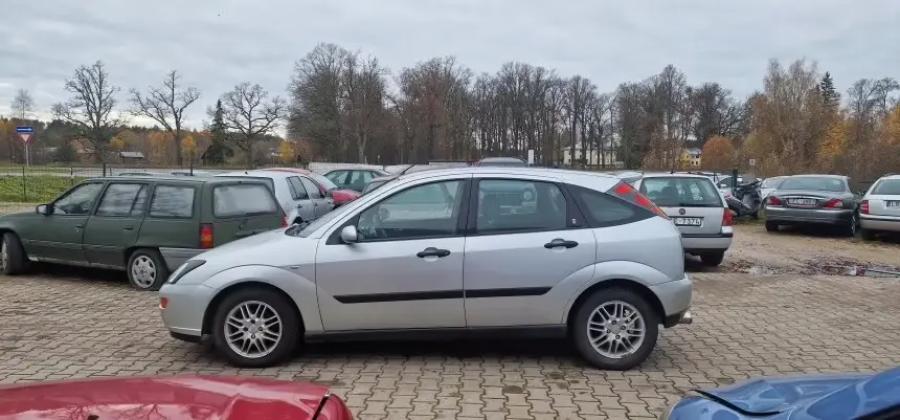Pelēks Ford Focus 2000 Valmiera, ar dzinēja tilpumu 1.80 L un nobraukumu 264 tūkst. km par 1050 €, foto 7 vietnē AUTOMOTO.COM.LV