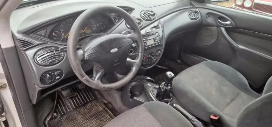 Pelēks Ford Focus 2000 Valmiera, ar dzinēja tilpumu 1.80 L un nobraukumu 264 tūkst. km par 1050 €, foto 11 vietnē AUTOMOTO.COM.LV