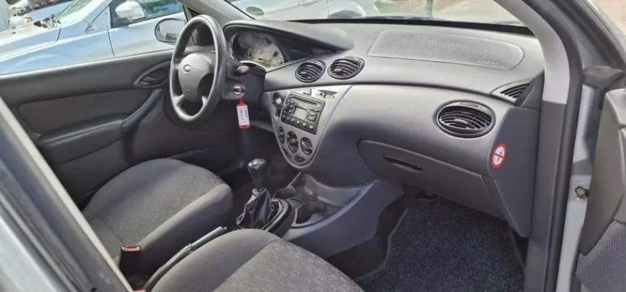 Pelēks Ford Focus 2000 Valmiera, ar dzinēja tilpumu 1.80 L un nobraukumu 231 tūkst. km par 1150 €, foto 13 vietnē AUTOMOTO.COM.LV