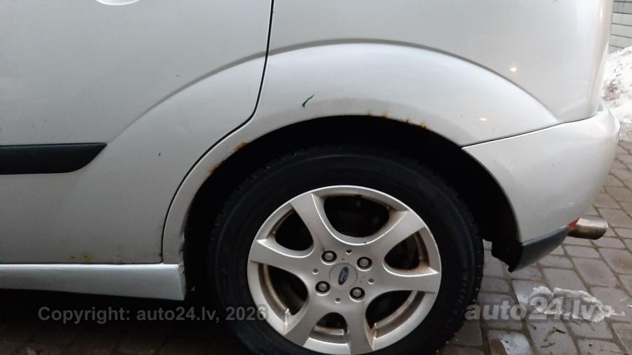 Grey Ford Focus 2002 in Tallinn, with an engine capacity of 1.80 L and mileage of 273 thousand km for 990 €, photo 13 on AUTOMOTO.COM.LV