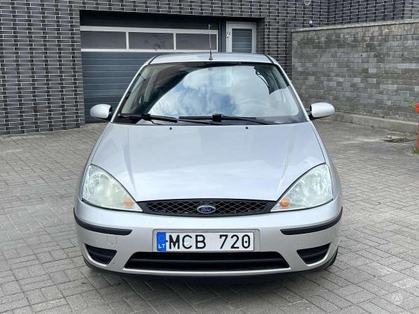 Grey Ford Focus 2002 in Vilnius, with an engine capacity of 1.39 L and mileage of 278 thousand km for 590 €, photo 2 on AUTOMOTO.COM.LV