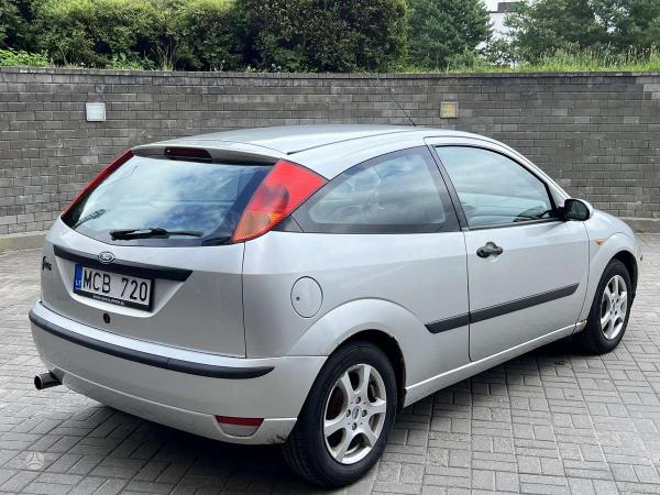 Grey Ford Focus 2002 in Vilnius, with an engine capacity of 1.39 L and mileage of 278 thousand km for 590 €, photo 6 on AUTOMOTO.COM.LV